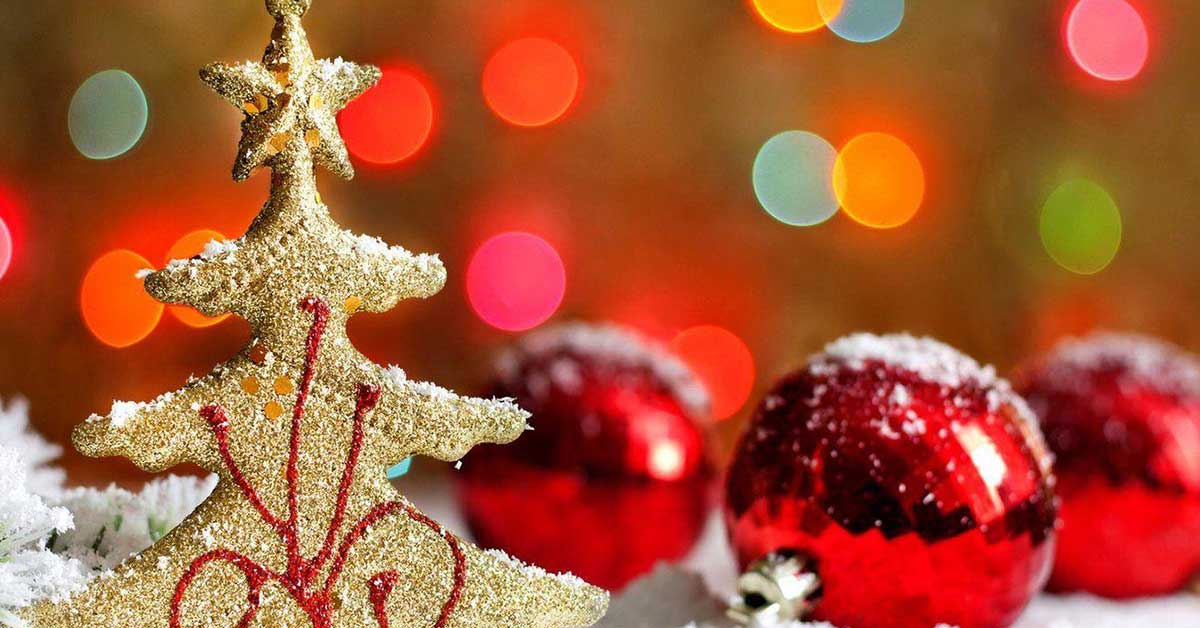 Warm Christmas Wallpapers [24 Cozy Holiday Scenes] - WallpaperGap